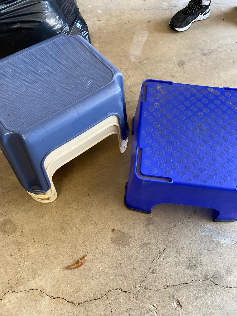 step stools | EstateSales.org