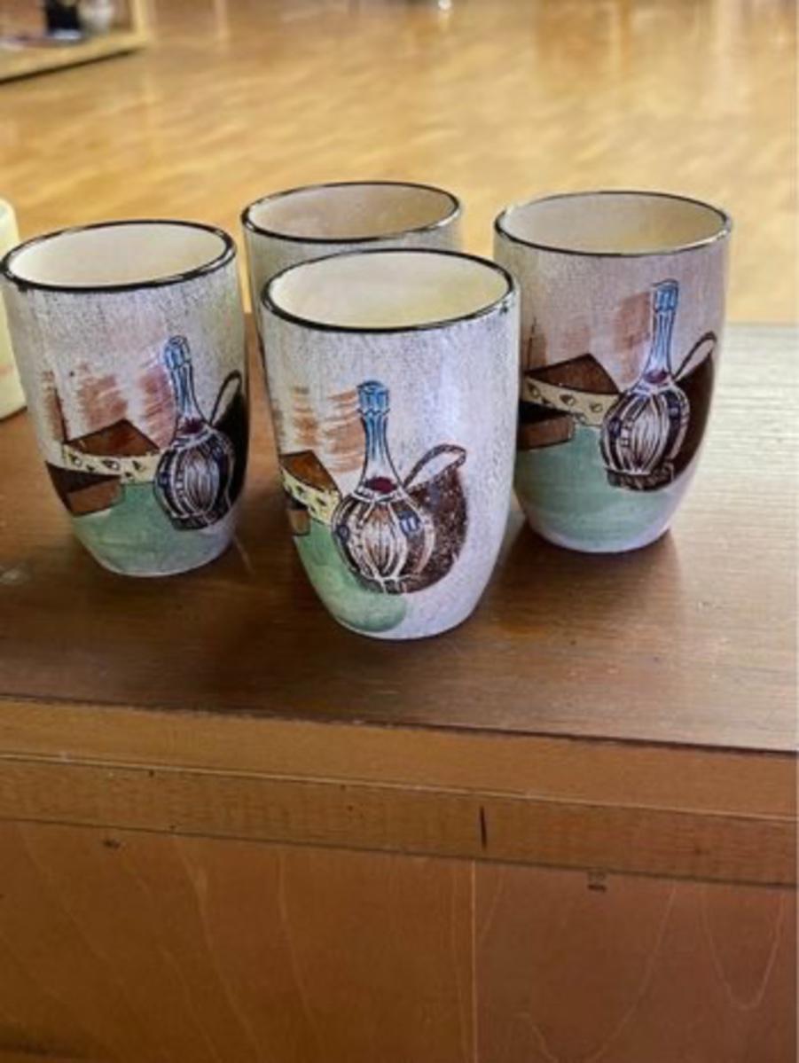 Capri by Royal Shelly Japan Tumblers | EstateSales.org