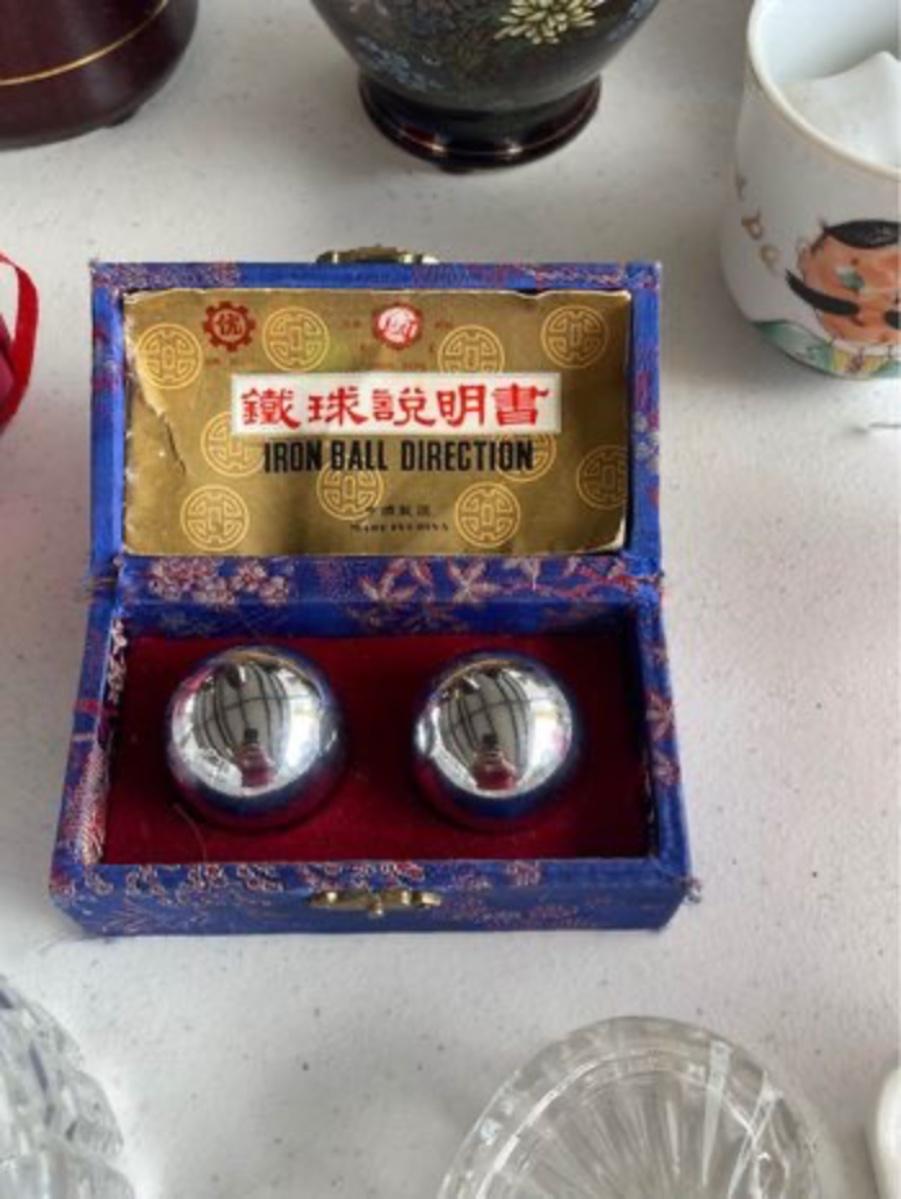 Iron Ball Direction set in original box | EstateSales.org