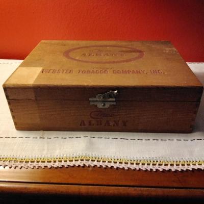 VINTAGE WEBSTER TOBACCO CO ALBANY VOGUE WOODEN CIGAR BOX | EstateSales.org