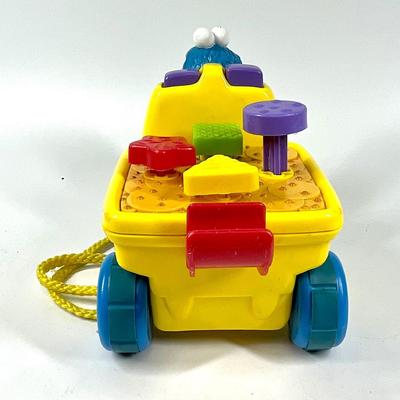 Sesame Street lot Cookie Monster pull car toy and tote bag with rainbow ...