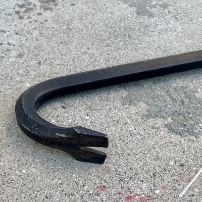 Solid Steel Crowbar Prybar | EstateSales.org