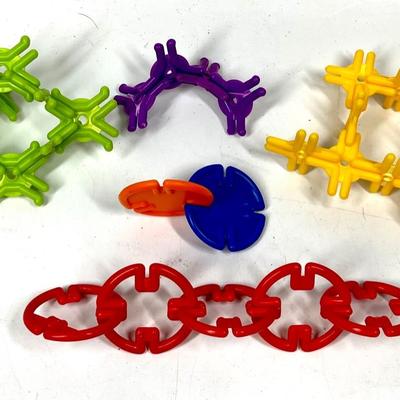 Lot of multicolor interlocking building connector kids toys ...