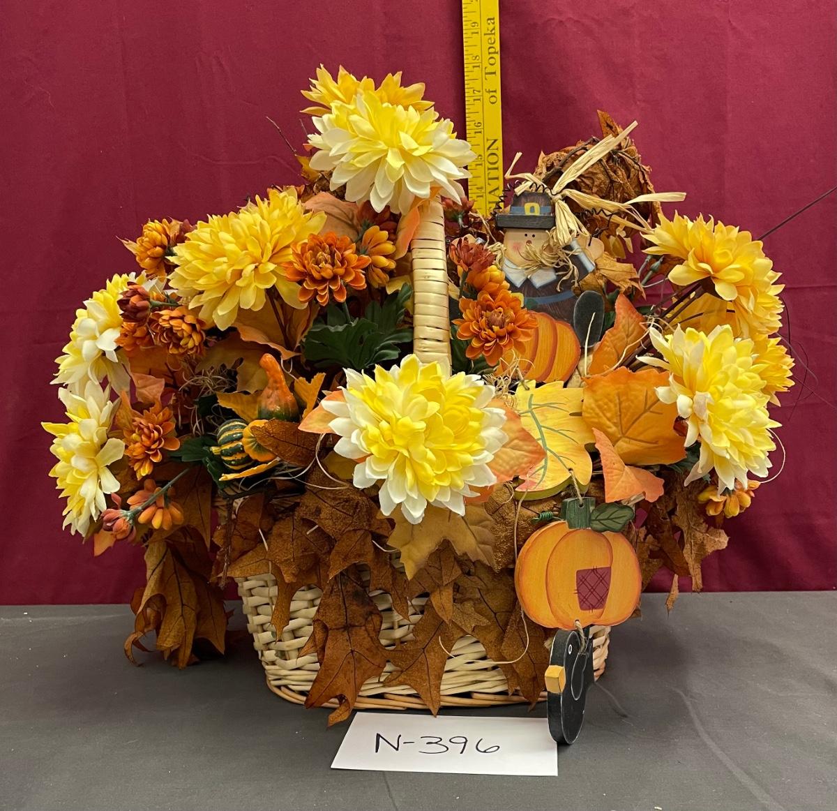 Fall basket | EstateSales.org