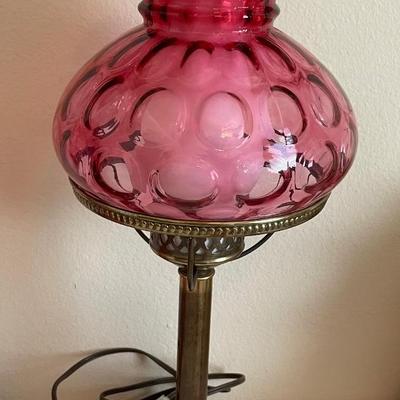 Fenton cranberry table lamp | EstateSales.org