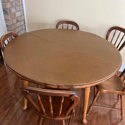 Round Maple Table, Six (6) Chairs, & Table Top Pad | EstateSales.org