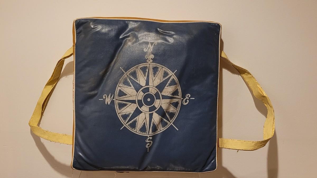 Lot 72: Vintage Sea King Compass Boat Cushion Life Vest Floatation ...