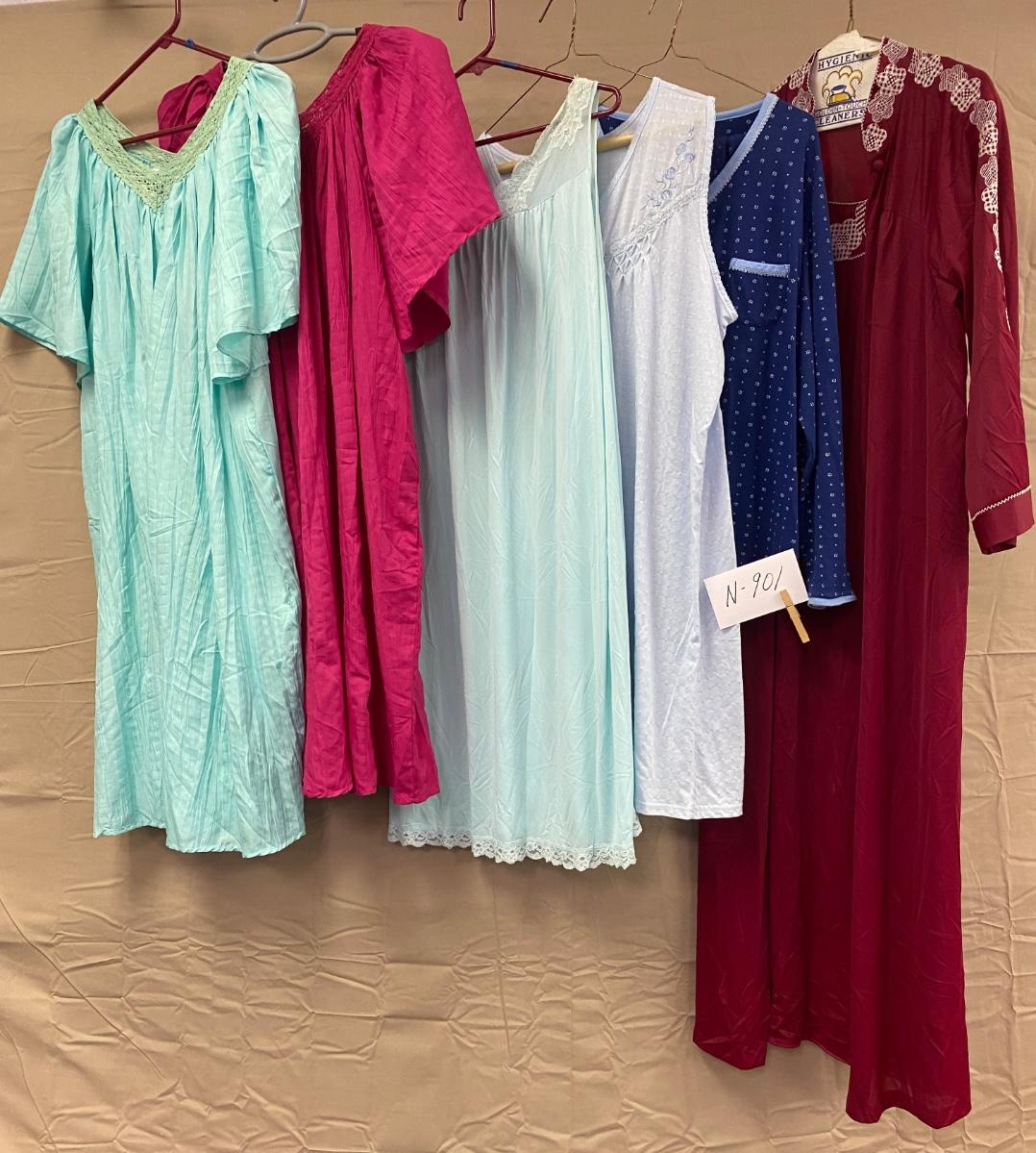 2X Night Wear | EstateSales.org