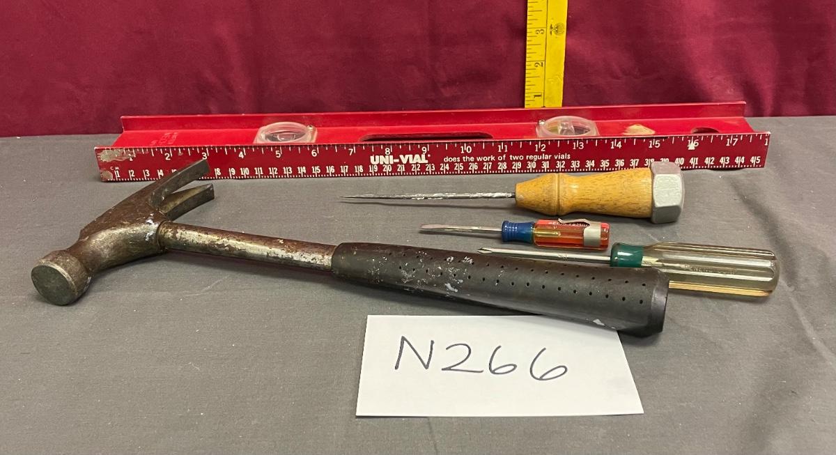 Small tool assortment | EstateSales.org