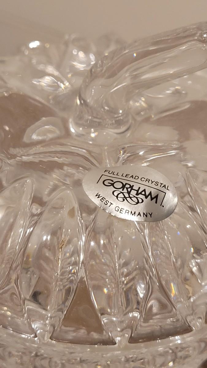 Lot 128: Gorham Full Lead Crystal Apple/Pumpkin Box | EstateSales.org