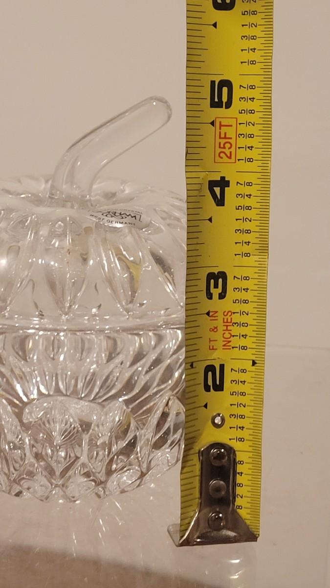 Lot 128: Gorham Full Lead Crystal Apple/Pumpkin Box | EstateSales.org