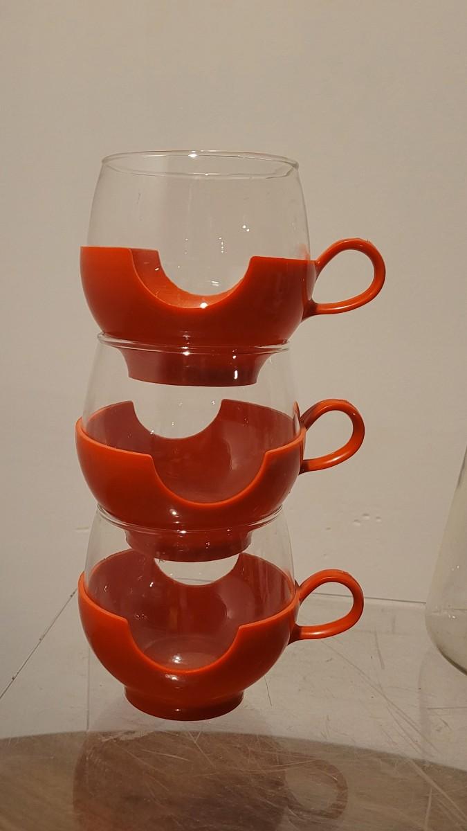 Lot 207: Mid Century (3) Pyrex Glass Mugs and Coffee Carafe ...