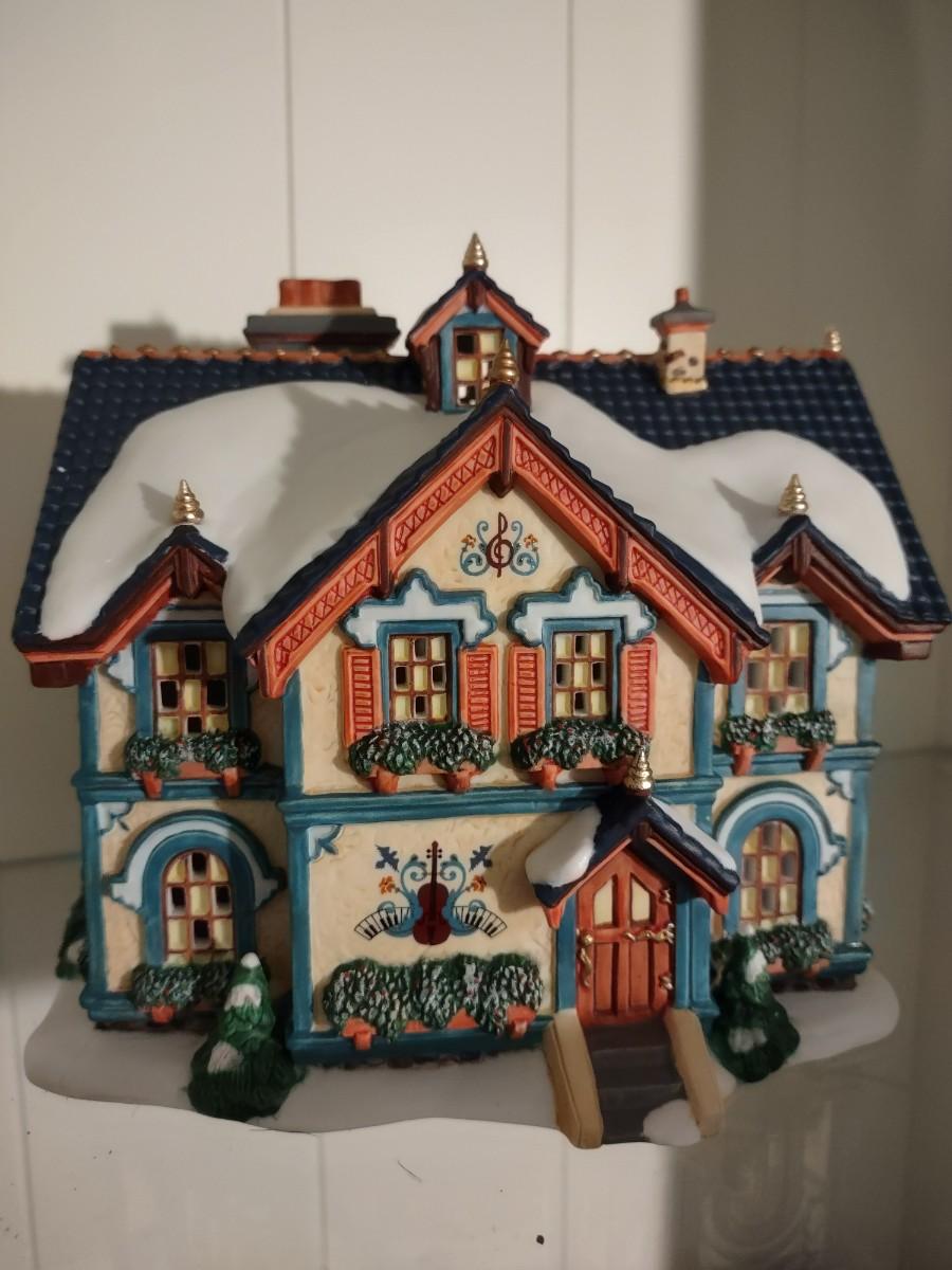 Dept 56 "Alpen Akademie der Musik (Alpine Academy of Music)" Lighted ...
