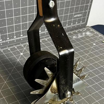 Lawn Edger | EstateSales.org