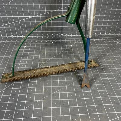 Weed Chopper and Dandelion Digger | EstateSales.org