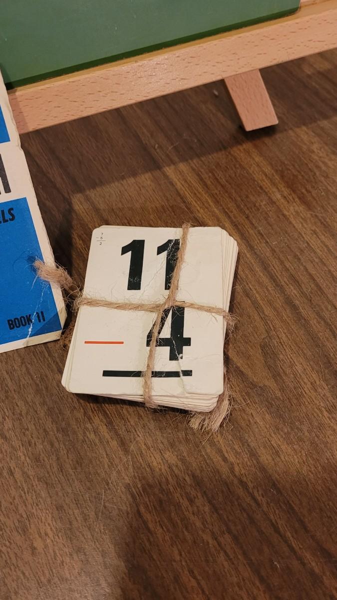 Lot 117: Vintage Personal Chalkboard, Reading Games Book & Flash Cards ...