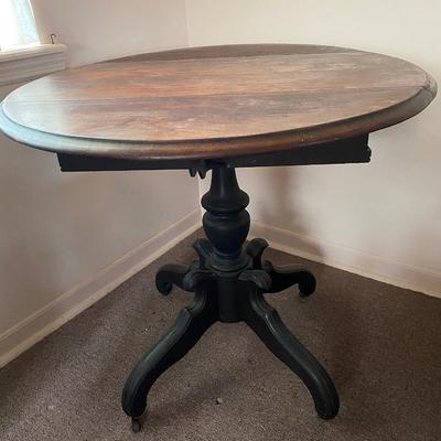 Antique drop leaf Game table | EstateSales.org