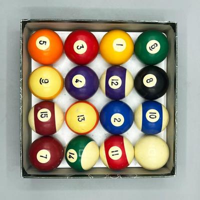 Vintage Willie Mosconi Belgian Billiard Pool Balls | EstateSales.org