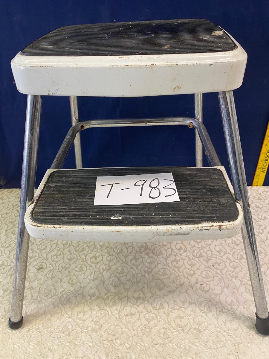 Step Stool | EstateSales.org