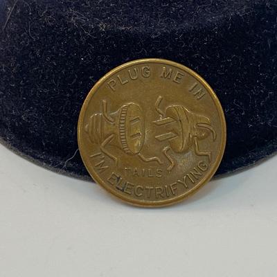 Vintage Novelty Heads Tails Coin Nut & Bolt Electrical Outlet Plug Me ...