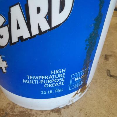 BLUEGARD 500+ GEAR OIL AND OTHER AUTOMOBILE / FARM CHEMICALS ...