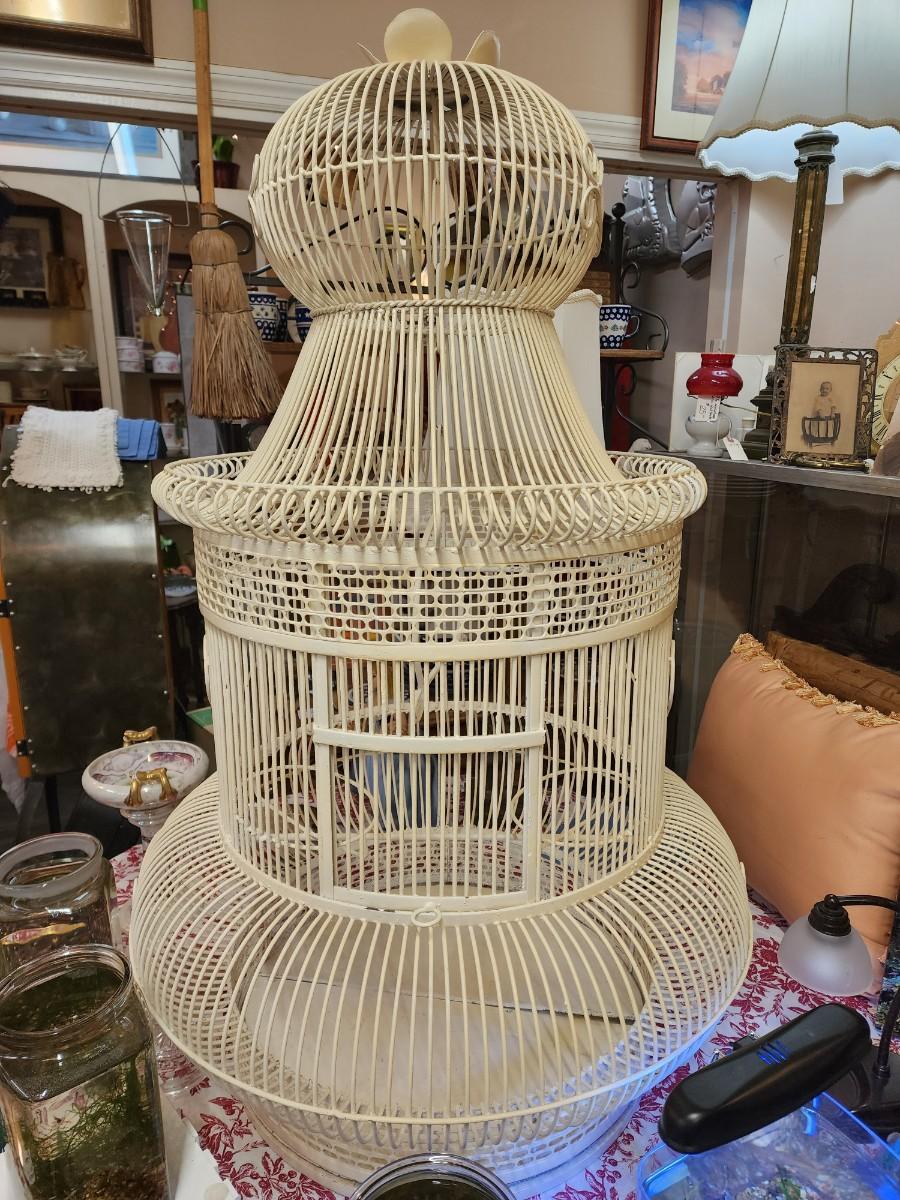 Unique Wire Bird Cage | EstateSales.org