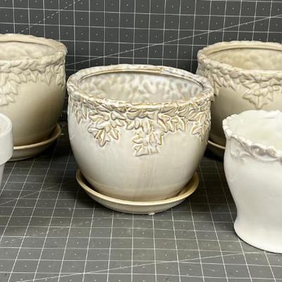 7 Mostly NEW White Planters | EstateSales.org