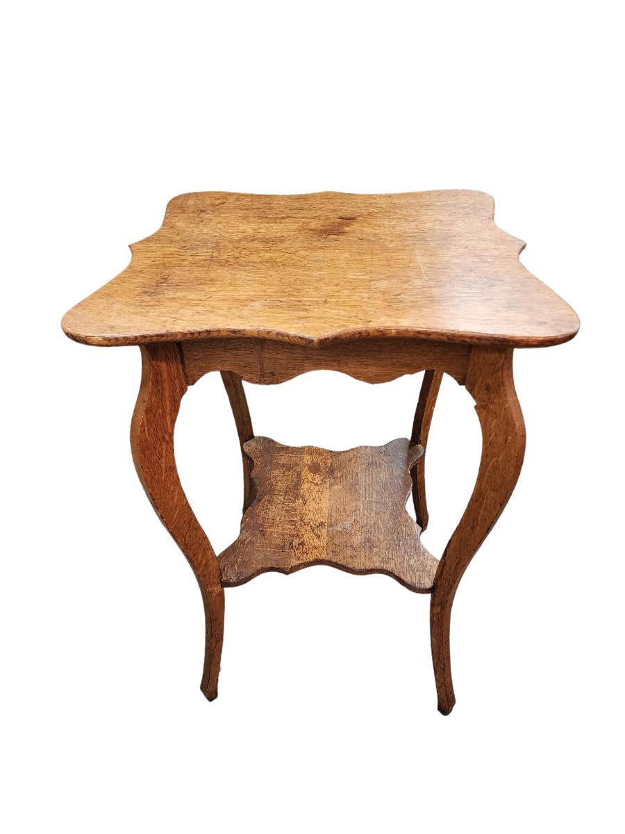Wood End Table Light Weight Table | EstateSales.org