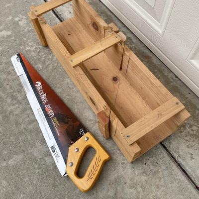 Wood Mitre Box and Saw | EstateSales.org