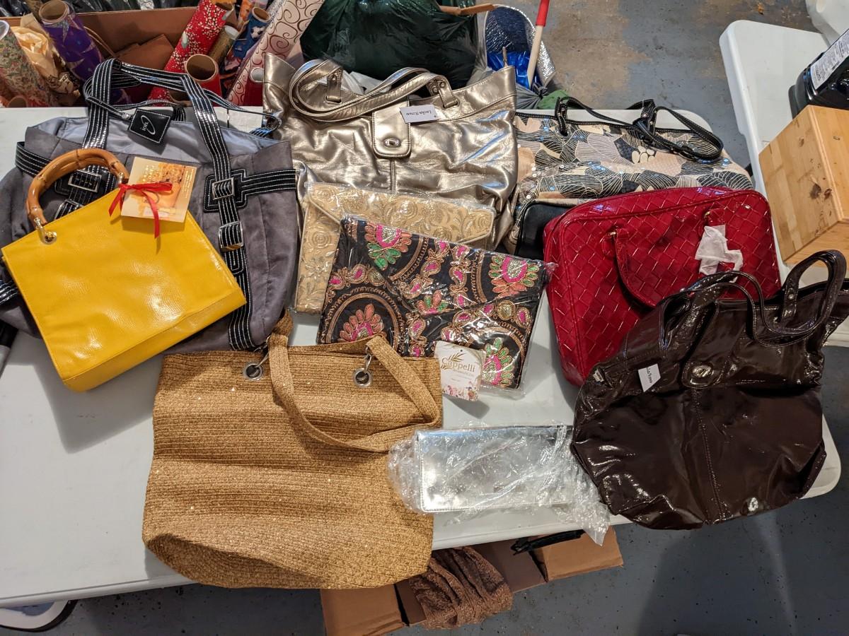 10 New Purses | EstateSales.org