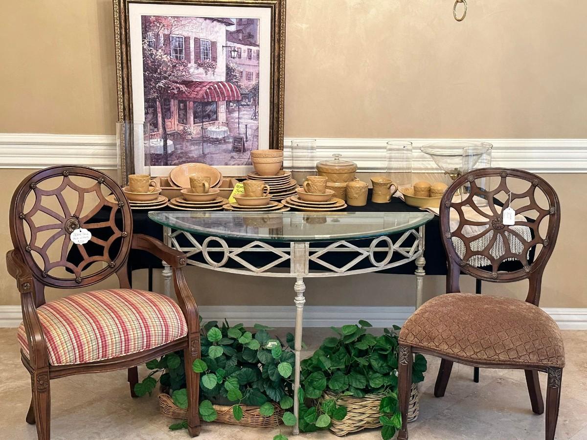Lot 3: Home decor selection | EstateSales.org