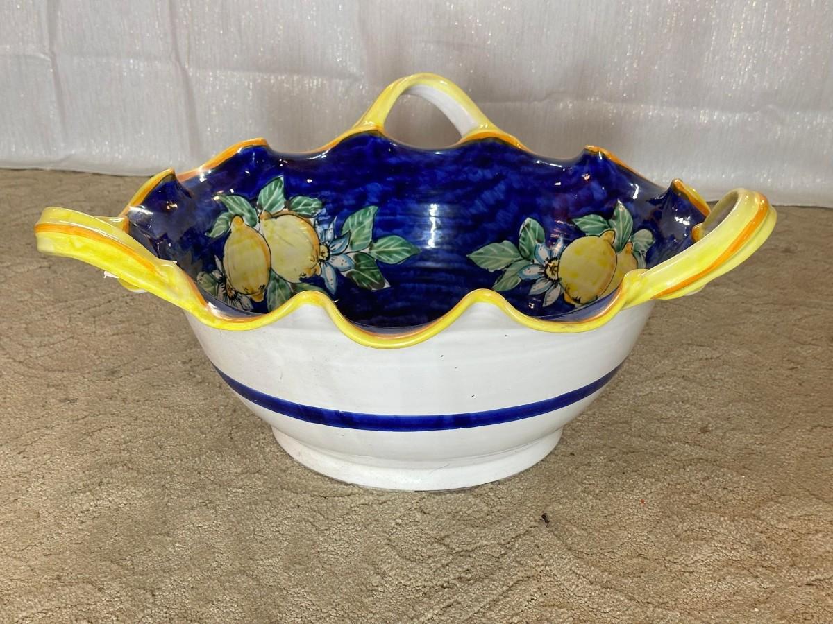 Lot 17: Large Deruta Bowl | EstateSales.org