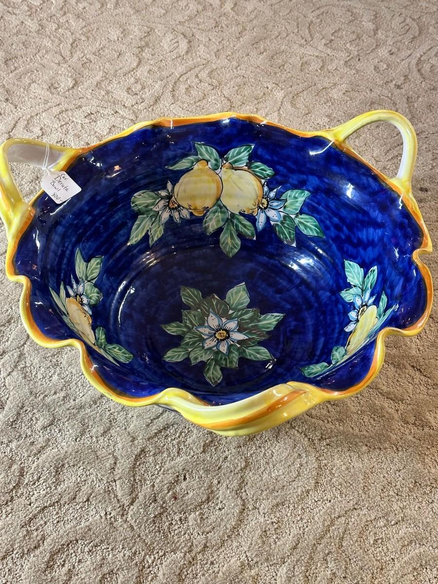 Lot 17: Large Deruta Bowl | EstateSales.org