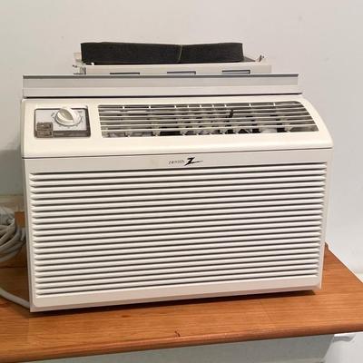 ZENITH ~ AC Window Unit ~ 5000 BTU | EstateSales.org