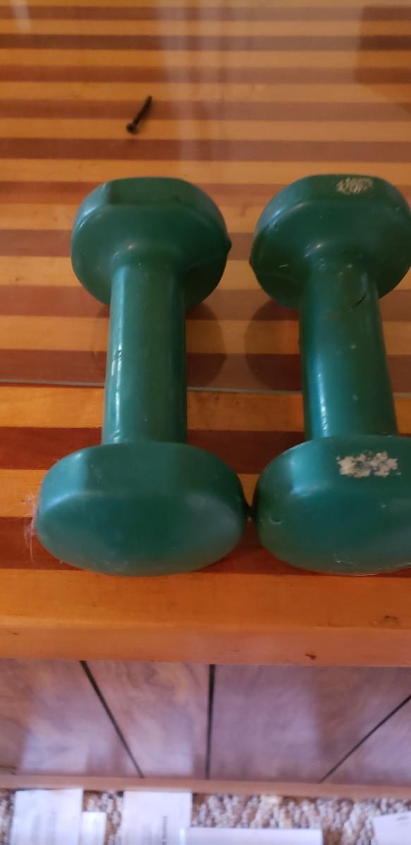 Hand weights | EstateSales.org