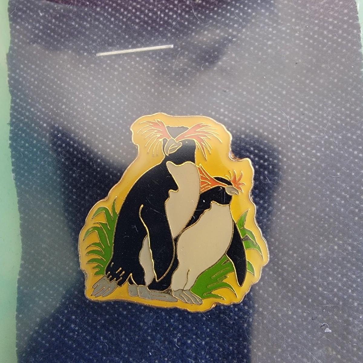 Penguin Pin | EstateSales.org