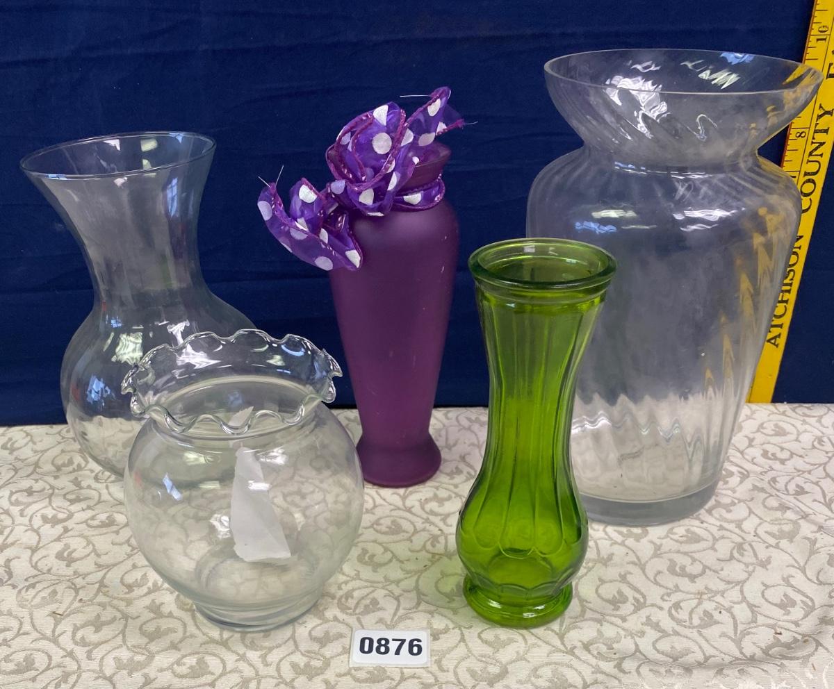 Flower Vases | EstateSales.org