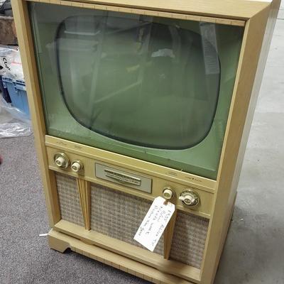 1955 PHILCO BLACK & WHITE CONSOLE TV | EstateSales.org