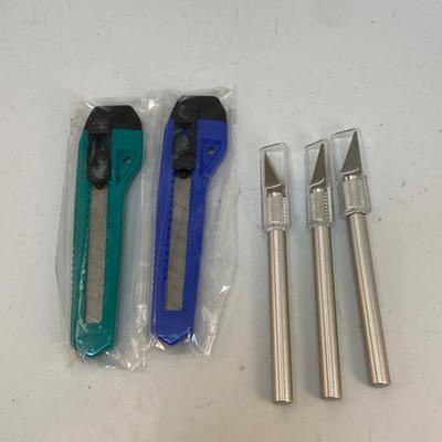 New Unused Break Off Razor Knife Box Cutter Exacto Blades | EstateSales.org