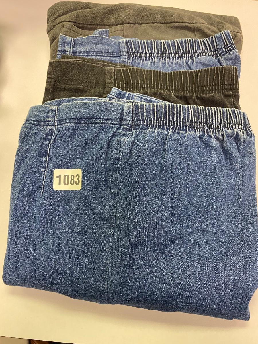 Small Ladies Pants | EstateSales.org