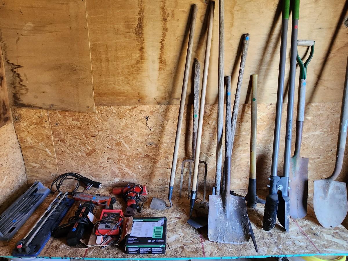 Outdoor yard tools and more | EstateSales.org
