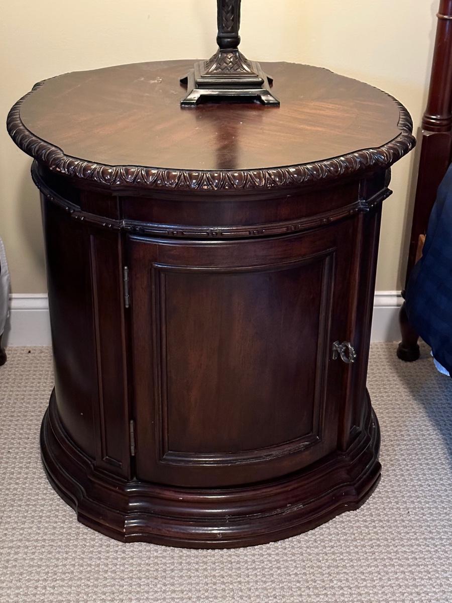 Round antique side table | EstateSales.org