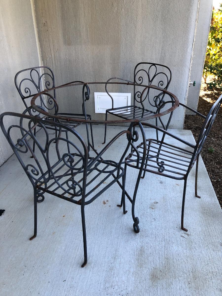 5 Piece Metal Patio Set (Weathered) | EstateSales.org