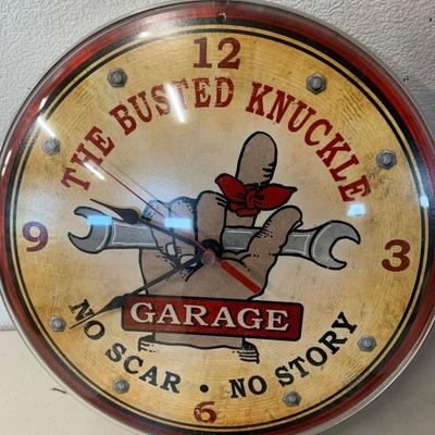 BUSTED KNUCKLES CLOCK AND SIGN W/DESK LAMP | EstateSales.org