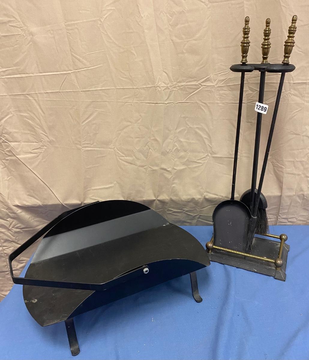 Fireplace set | EstateSales.org