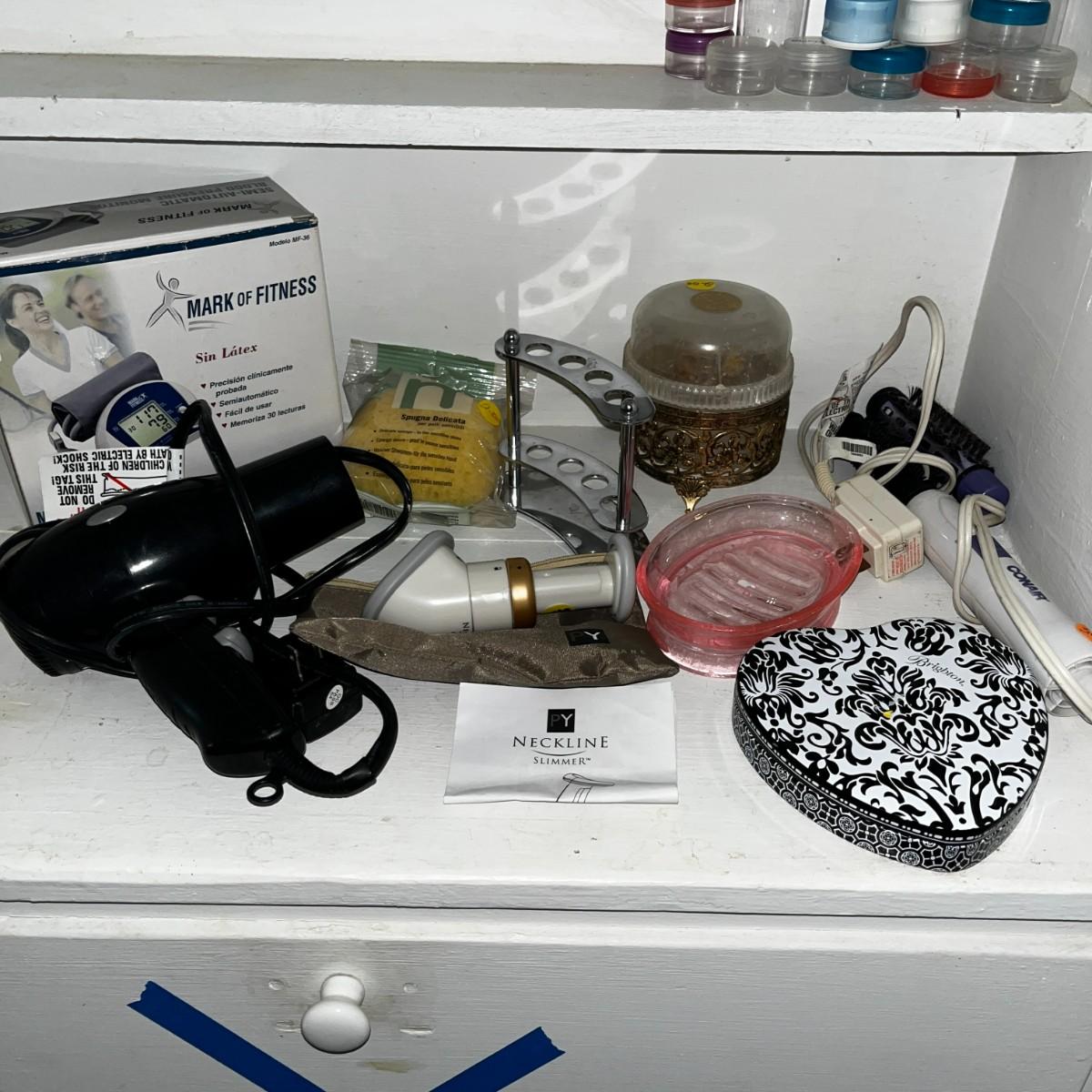 Collection of Personal Use Items | EstateSales.org