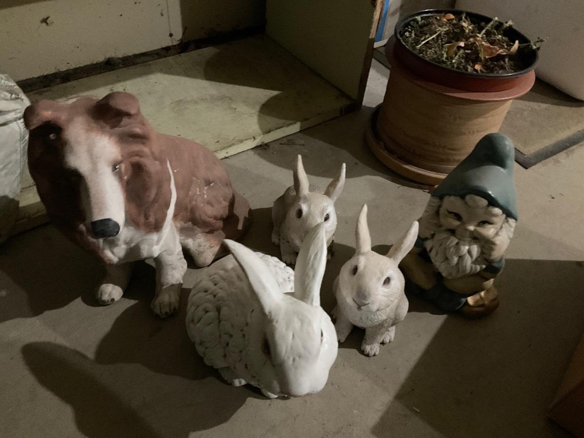 Outdoor animals | EstateSales.org