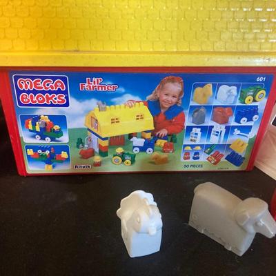 MEGA BLOCKS FARM AND TONKA RODEO TRUCK WITH HORSE TRAILER | EstateSales.org