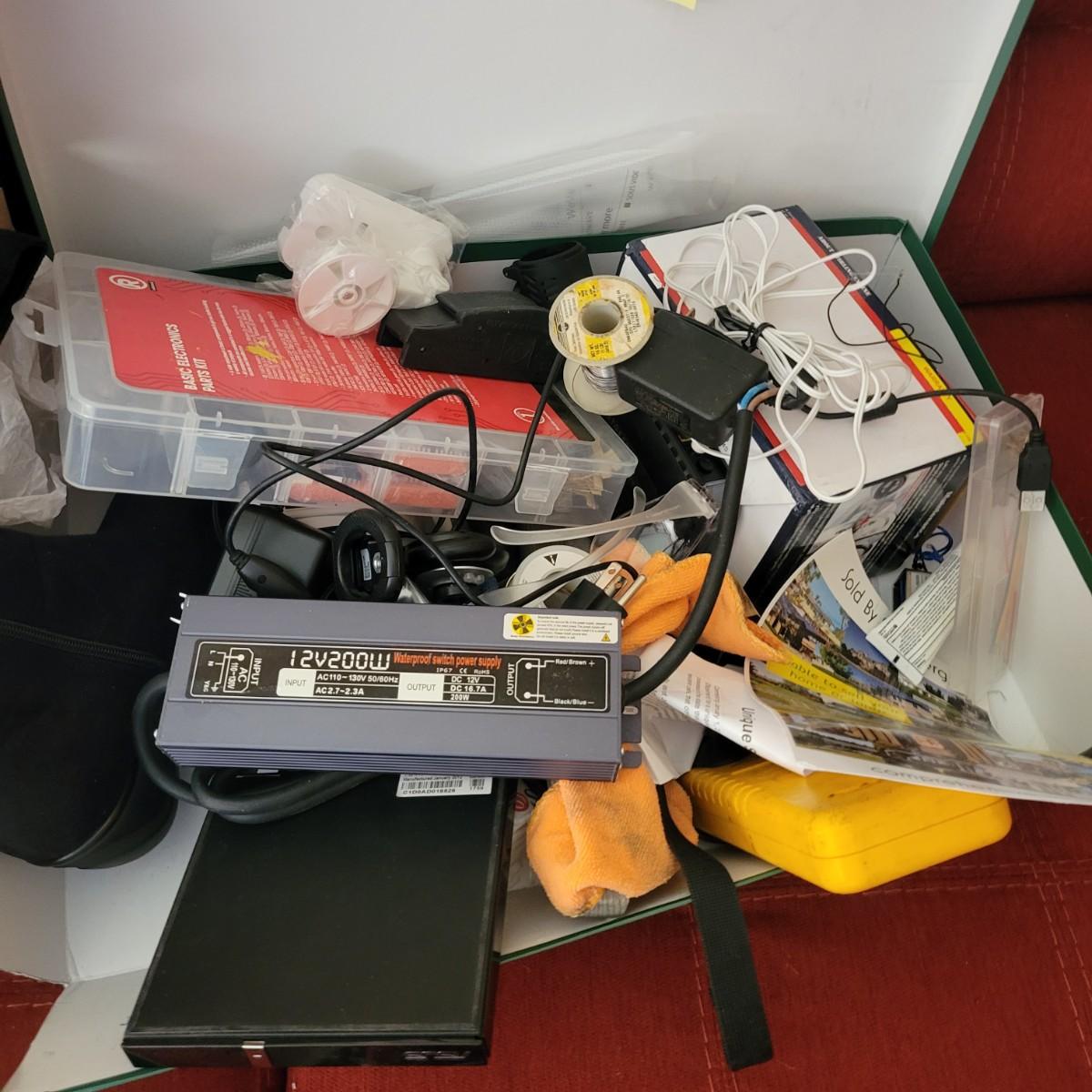 Box Lot | EstateSales.org