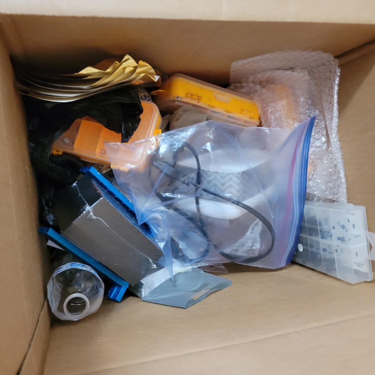 Box Lot | EstateSales.org